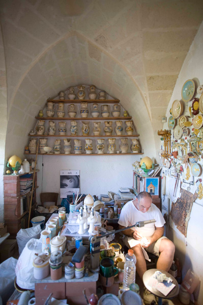 Grottaglie, realm of pottery - Craftsmanship - Puglia