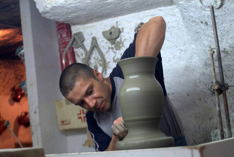 Grottaglie, realm of pottery - Craftsmanship - Puglia
